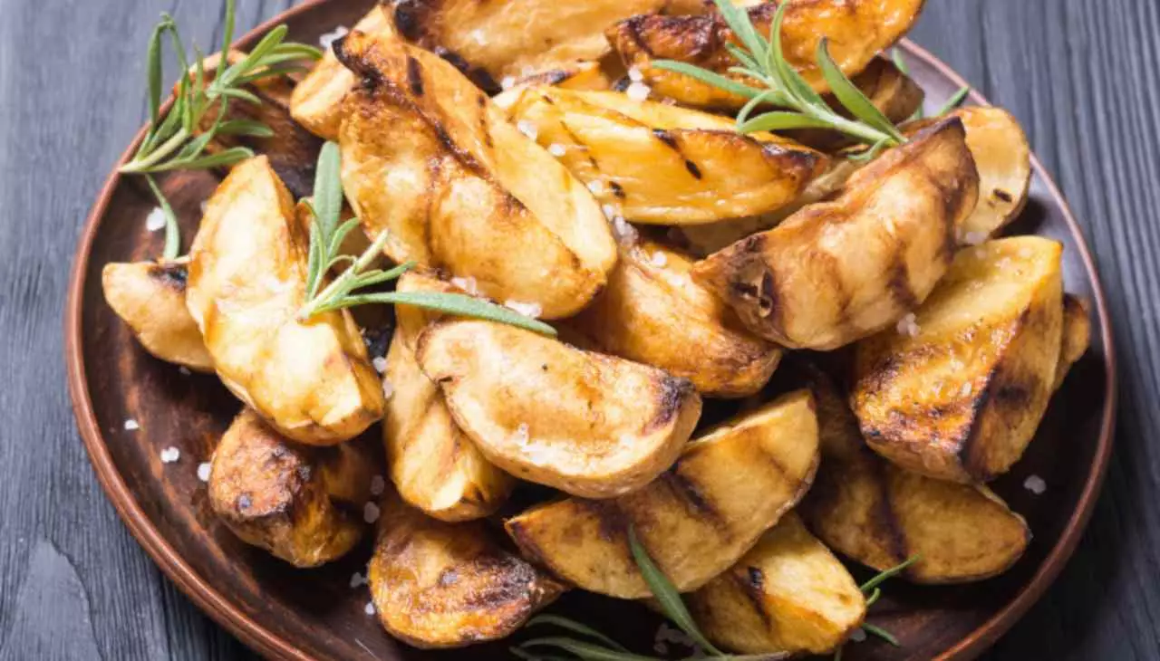 Grilled potatoes without oil | Simple recipe for healthy and delicious appetizers