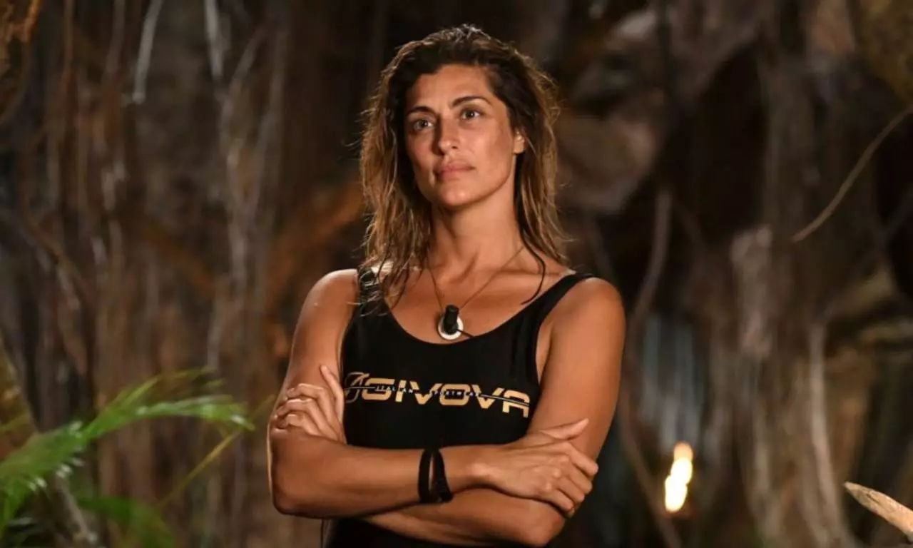 Chega Elisa Isoardi, a inesperada escavación dunha competidora da Isola dei Famosi