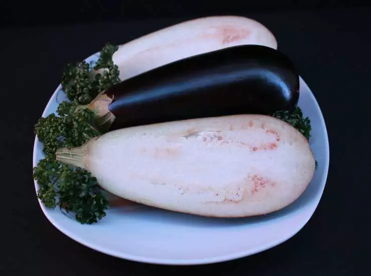 eggplant អាំងនៅក្នុងរូបមន្តប្រេង គ្រឿងផ្សំរៀបចំ 35543_2