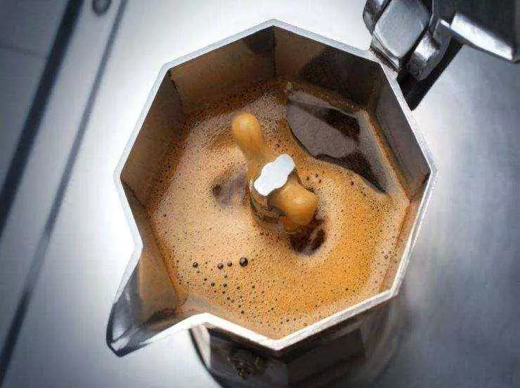 القهوة الباردة مع صورة كريم الجينسنغ طباعة وصفة