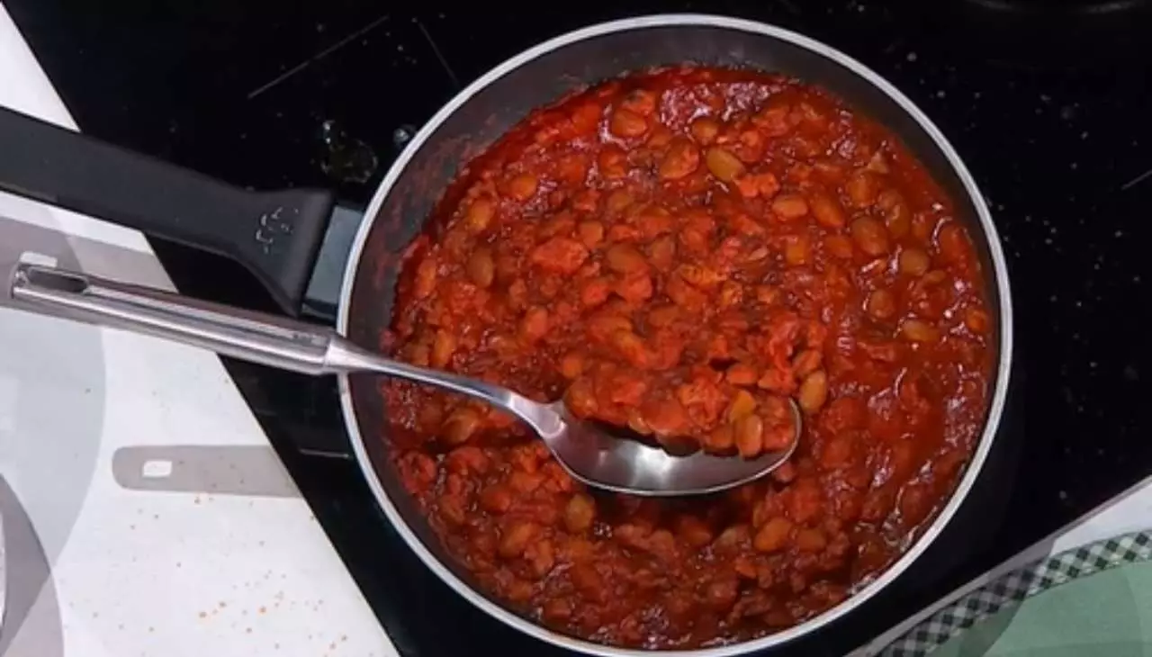 Salsa de fabas e chorizo | Para unha cea sprint con amigos