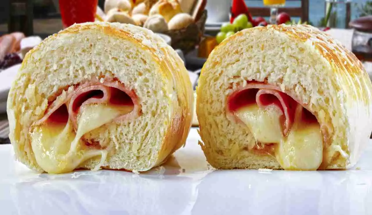 Rollo de brioche relleno | delicioso y muy bueno