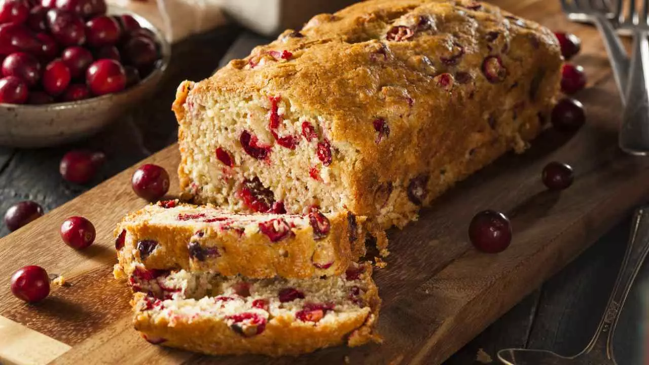 Plumcake cranberry