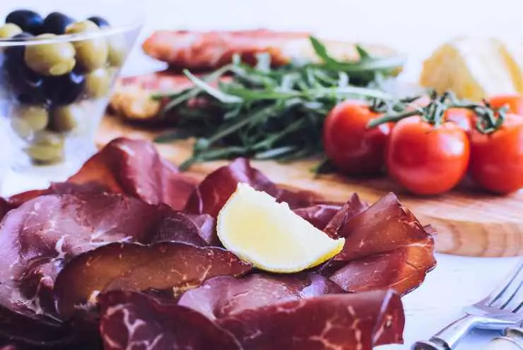 Pasta le ricotta bresaola agus cló oidis Photo roicéad