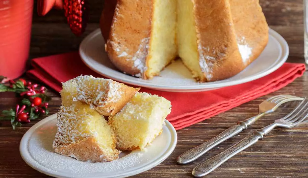 Pandoro schnelles Rezept ohne Sauerteig | Erstaunliches Ergebnis