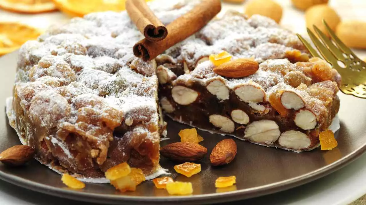 مکڻ ۽ اٽي کان سواء Panforte | سيني روايت جي عام شيرين