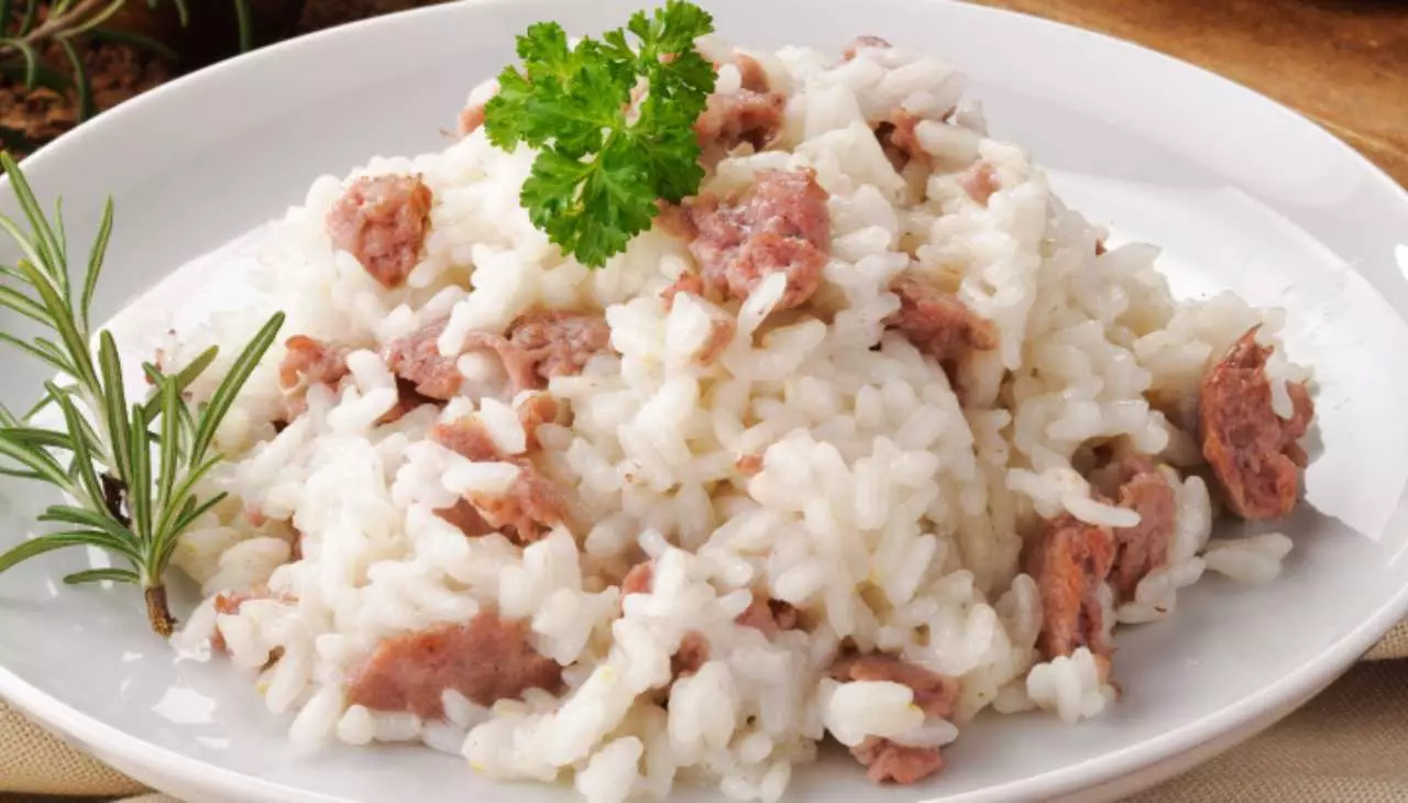 Gorgonzola ak risotto sosis | Premye kou bon gou ak plen gou