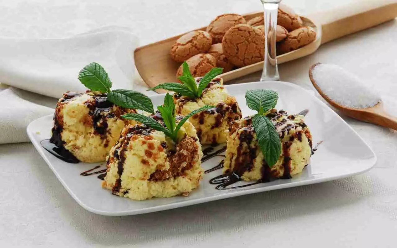 Semifreddo karo mascarpone, macaroons lan coklat | A panganan cuci mulut rakus