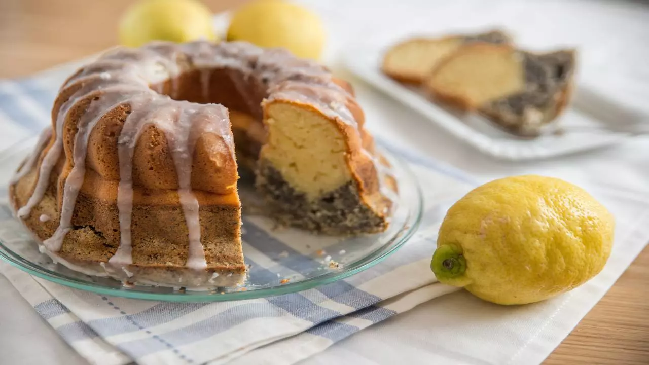 Donat variegated kalawan lemon jeung koko tanpa mentega | Lemes jeung cageur