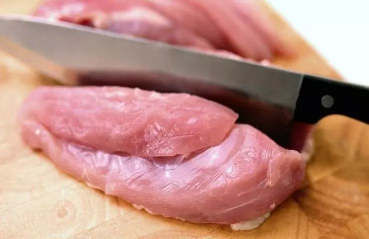 cortar carne blanca