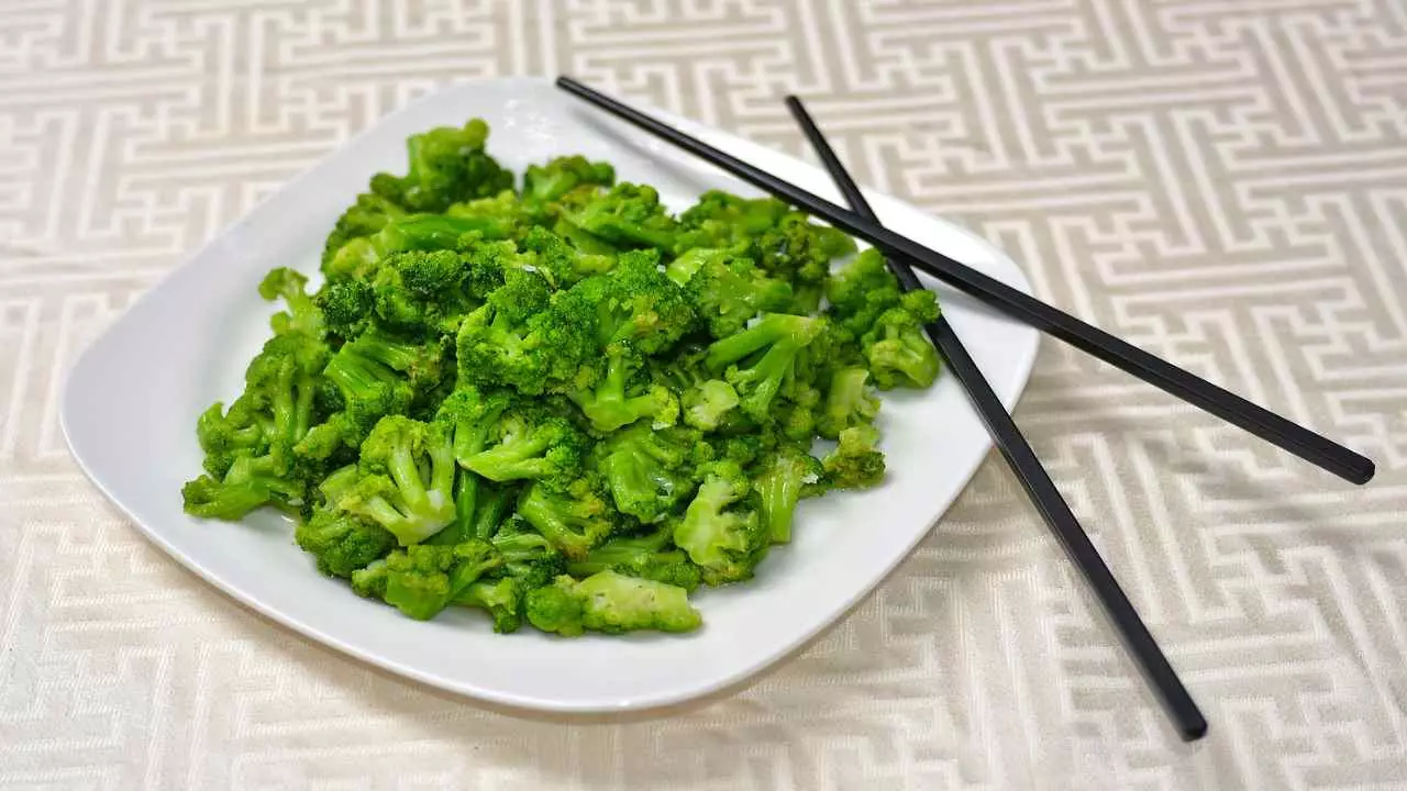Algunha vez pensaches en facer este prato con restos de brócoli?