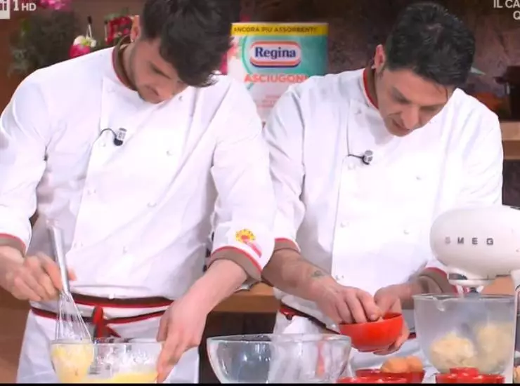 照片總是中午。大廚 Mauro 和 Mattia Improta 的完美蛋奶凍