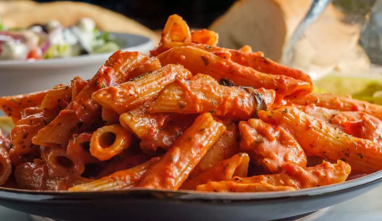 Penne crémeuse à San Marzano | Plat rapide fabuleux