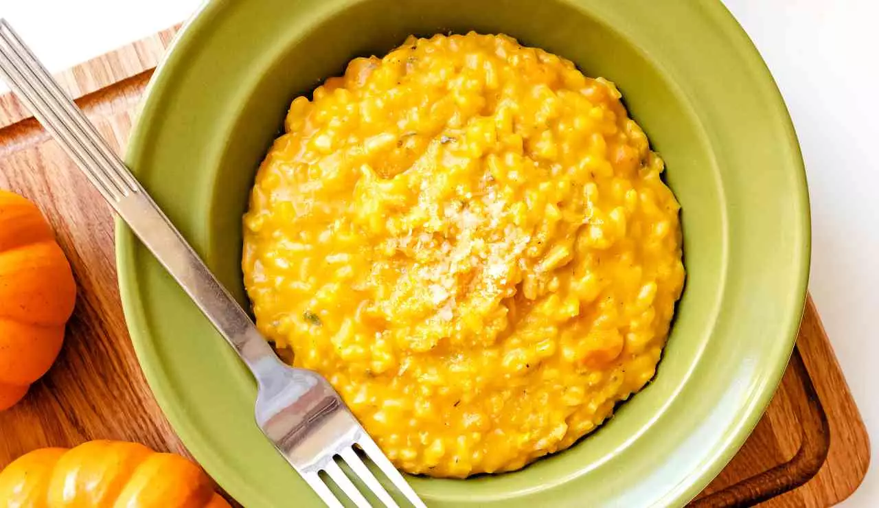 Risotto ọra-wara pẹlu awọn ẹfọ Igba Irẹdanu Ewe | Gbona ati pípe satelaiti