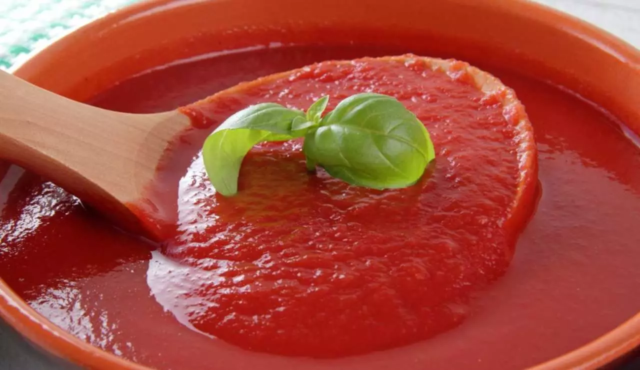 Dodajte ova 2 sastojka u pire od rajčice | Bit ćete začuđeni 36571_1