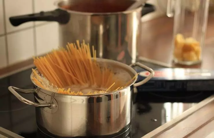 Bentuk pasta sangat penting untuk masakan Anda, alasannya 36618_2