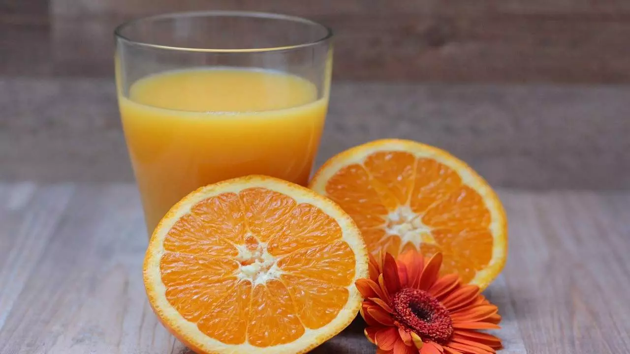 A narancslével nagyon lágy desszertet készíthet