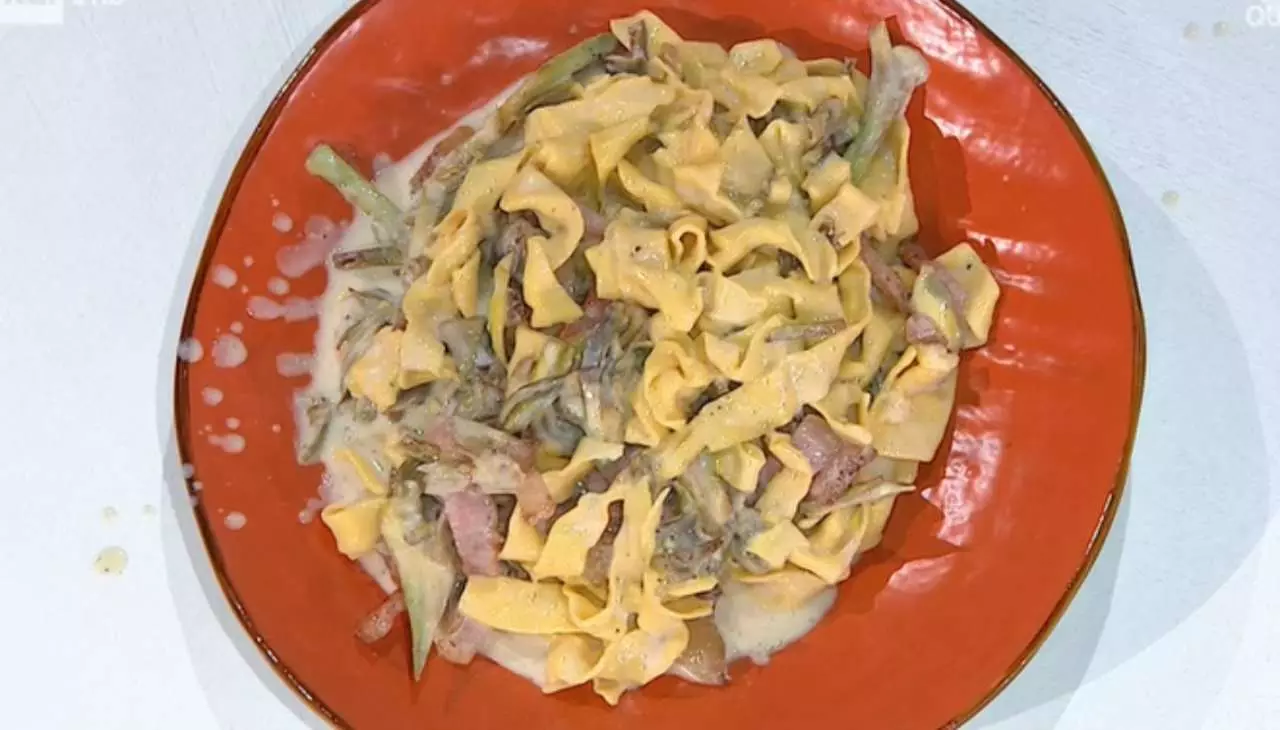 Ọ bụ ehihie mgbe niile | Ntụziaka sitere n'aka onye isi nri Federico Fusca | Tagliatelle na cheese na ose na artichokes na anụ ezi