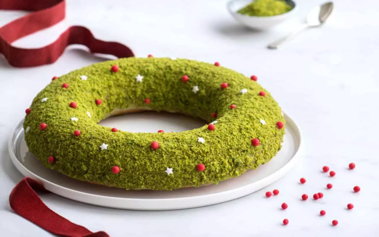 Iresiphi ye-Pistachio wreath cake