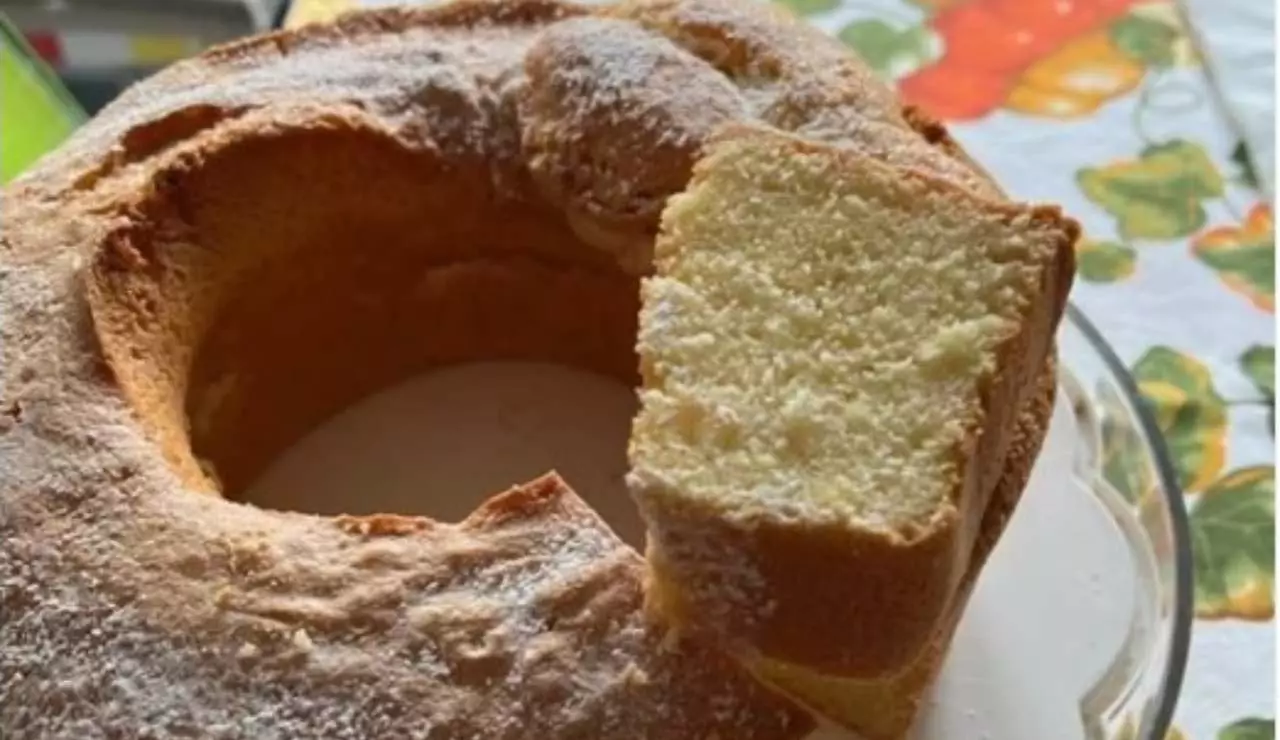 Donat sarapan oren, sangat tinggi dan sangat lembut dengan helah tukang masak terkenal