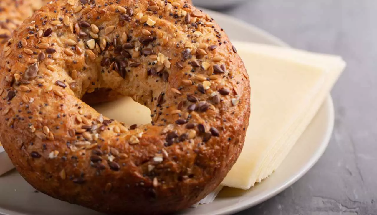 Super light baked bagels