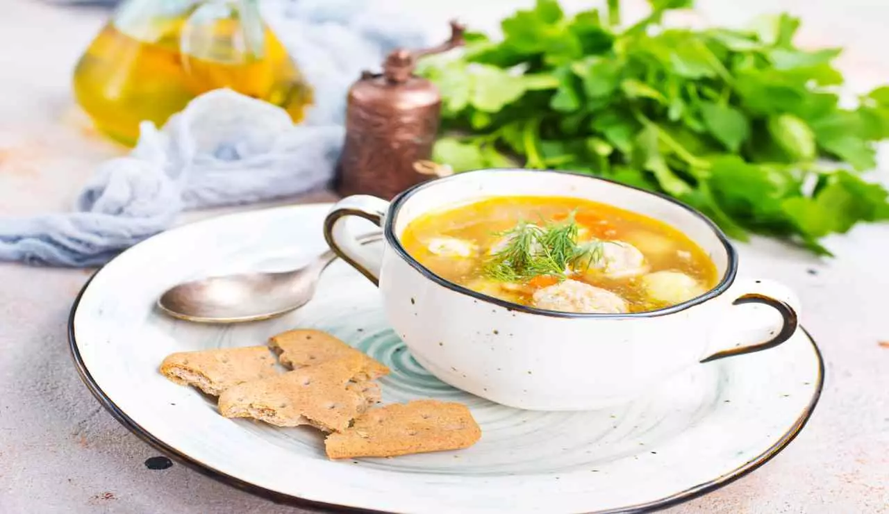 Parmezanovi biseri v juhi | okusna jed, dobra in enostavna za pripravo