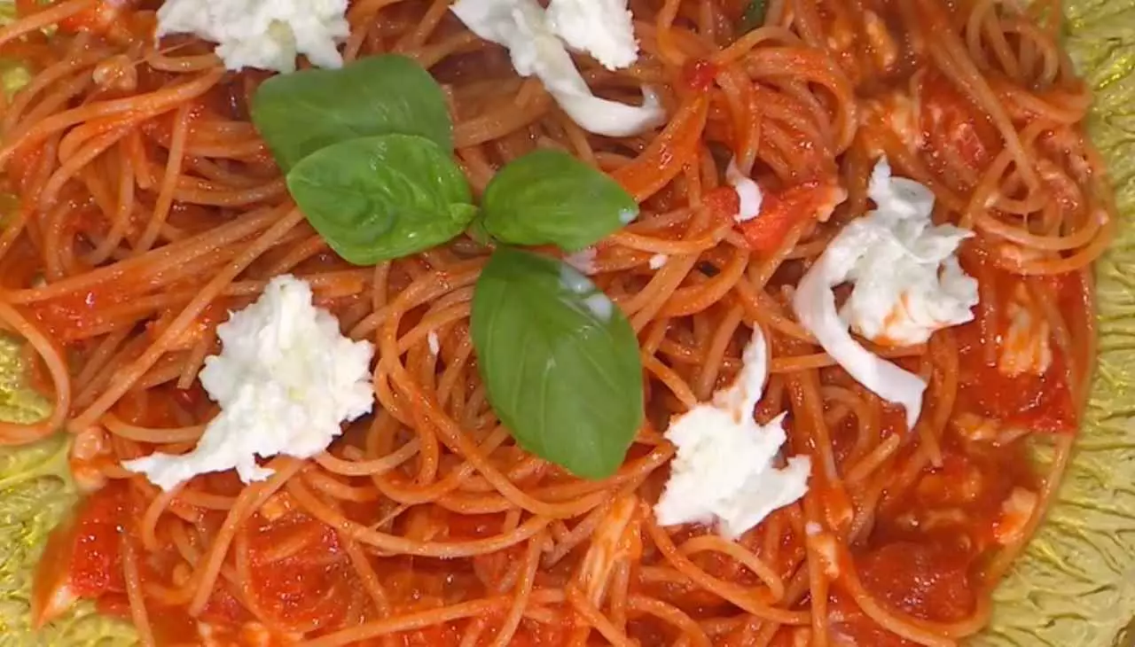 Her dem nîvro ye | Recipe by chef Zia Cri | Spaghetti li ser telefonê