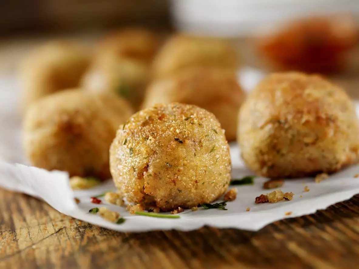 Croquetas de pataca e atún, o finger food sprint