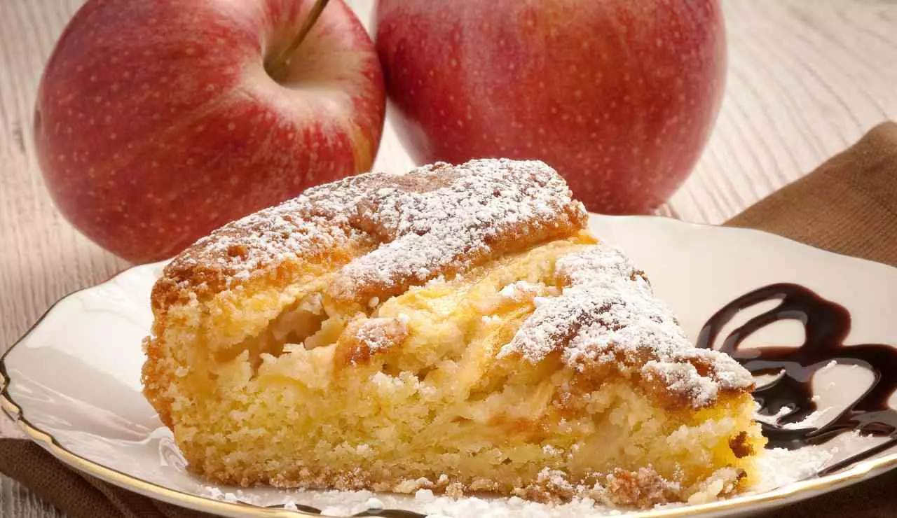 Pouca gente conhece essa versão de torta de maçã, com um ingrediente cremoso que a torna espetacular 37162_1