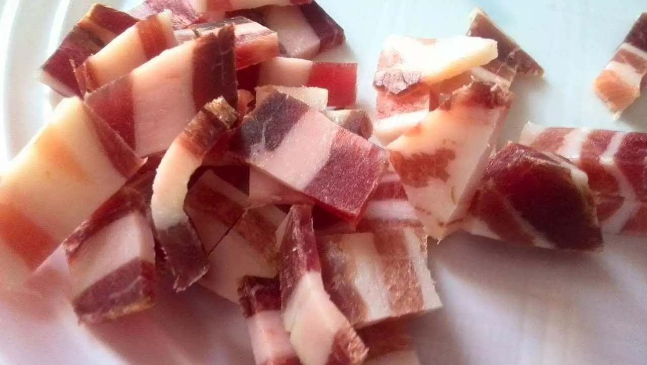 Sisun boiled eyin pẹlu crispy Bacon 3727_5