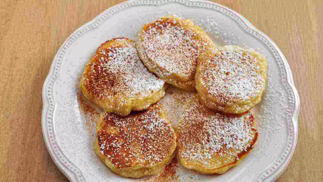 Apples lan beras kanggo pancakes Karnaval softest