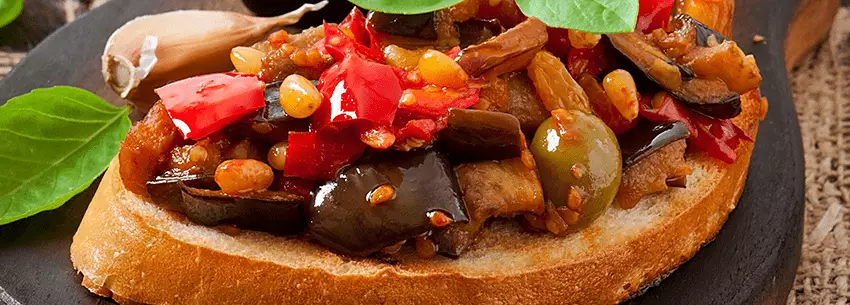 Caponata mit Bruschetta