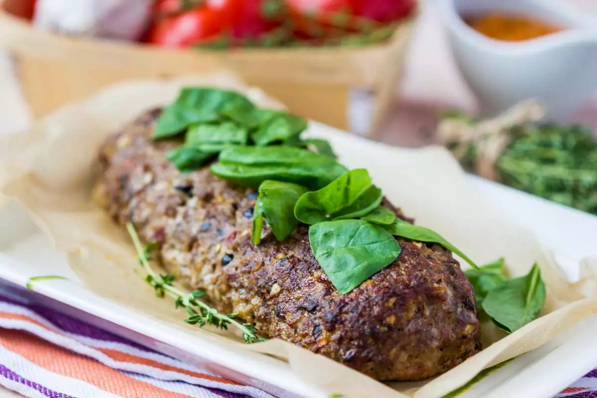 Quick eggplant meatloaf nrog txiv lws suav qhuav, qab heev!