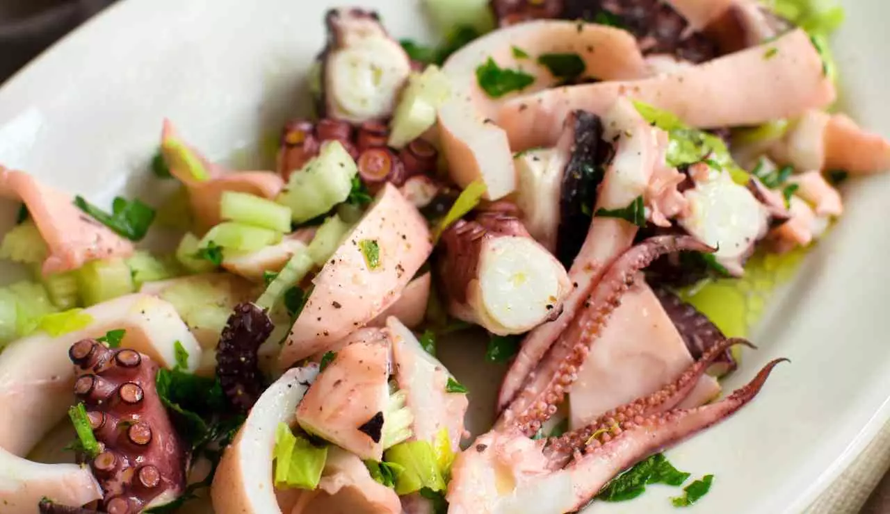 Octopus salad | Mag-ingat na huwag gawin ito | Isang pagkakamaling hindi na maibabalik! 37884_1