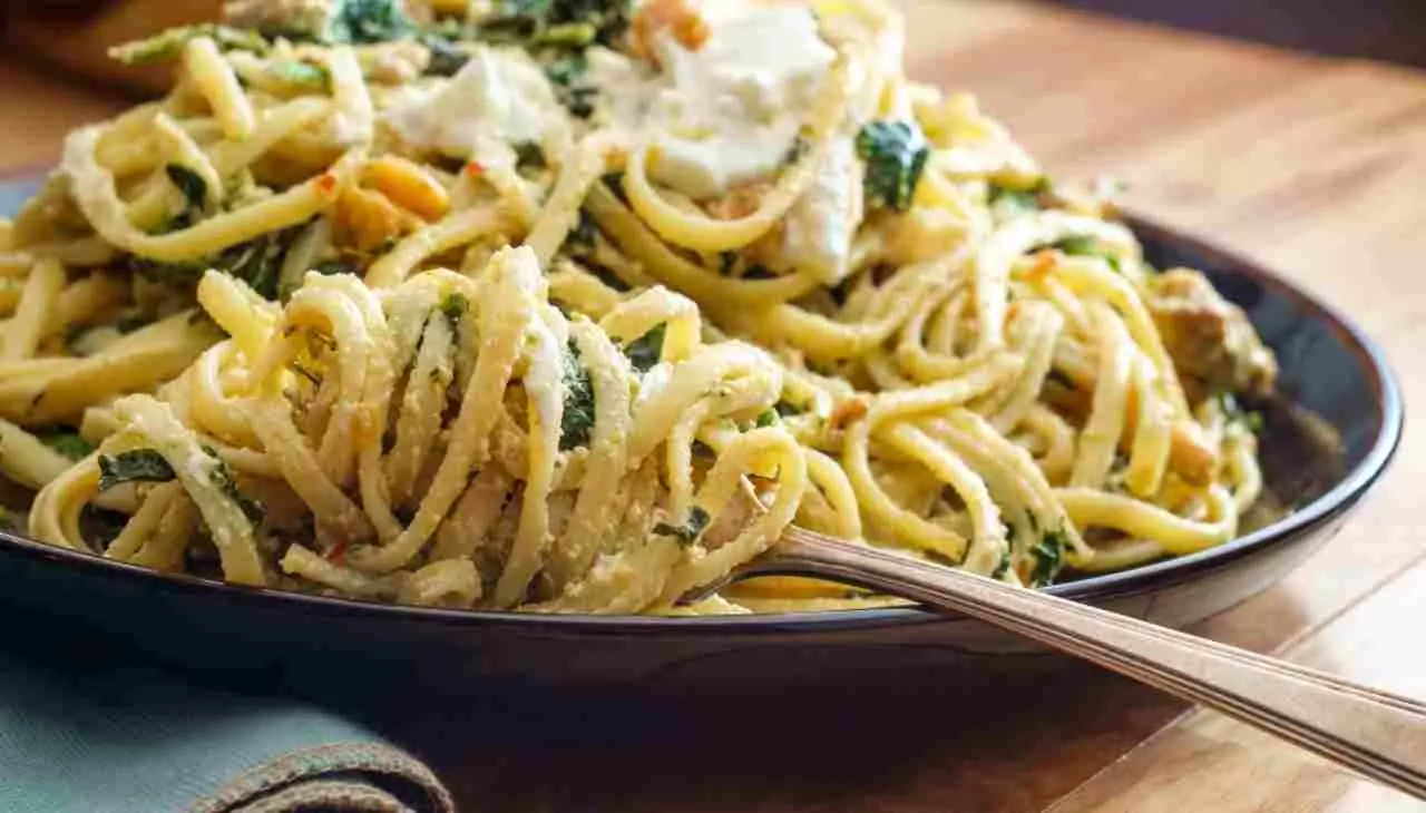 linguine chickpea ڪريم سان, rocket ۽ ricotta | لذيذ لذيذ