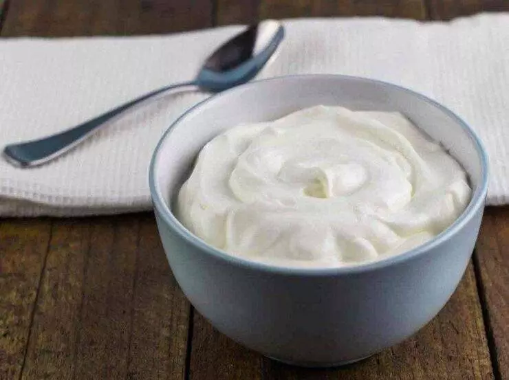 Tiramisu dengan yogurt | resep ringan makanan penutup hari Minggu 38227_2