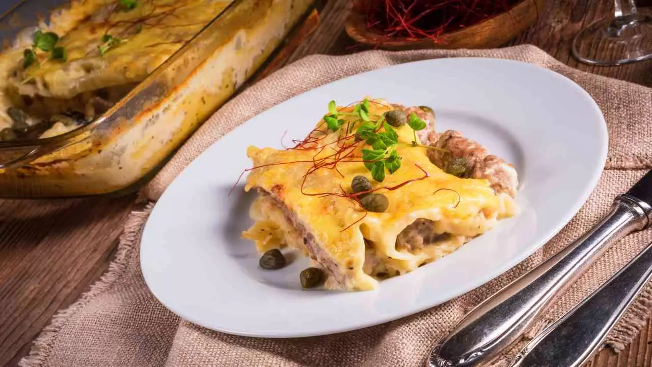 Chakula cha baharini kitamu cannelloni | Kozi ya kwanza ya kukaribisha