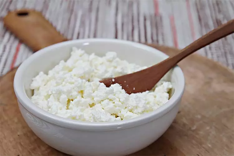 Körpe gülleri, nahar we ricotta bilen reňkli, saçakdan doly tagam! 38304_6