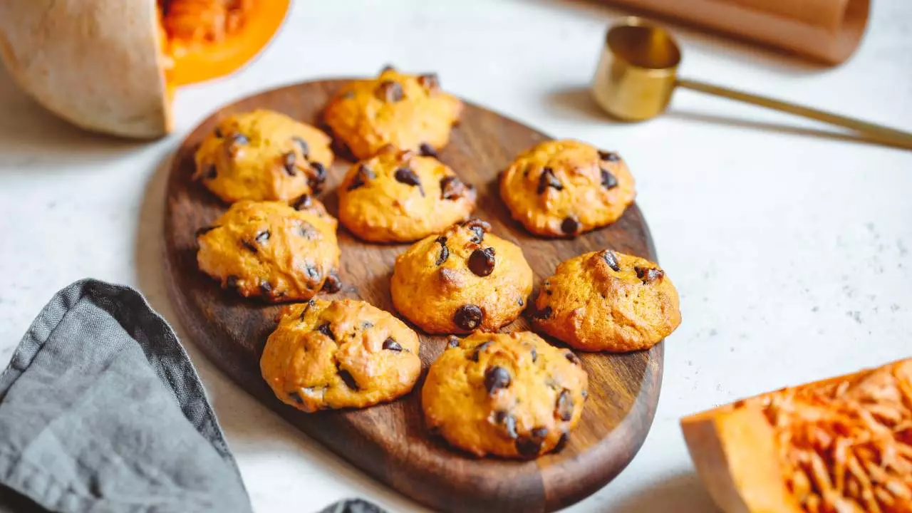 Pumpkin and chocolate chip cookies | Crumbly and easy to prepare!