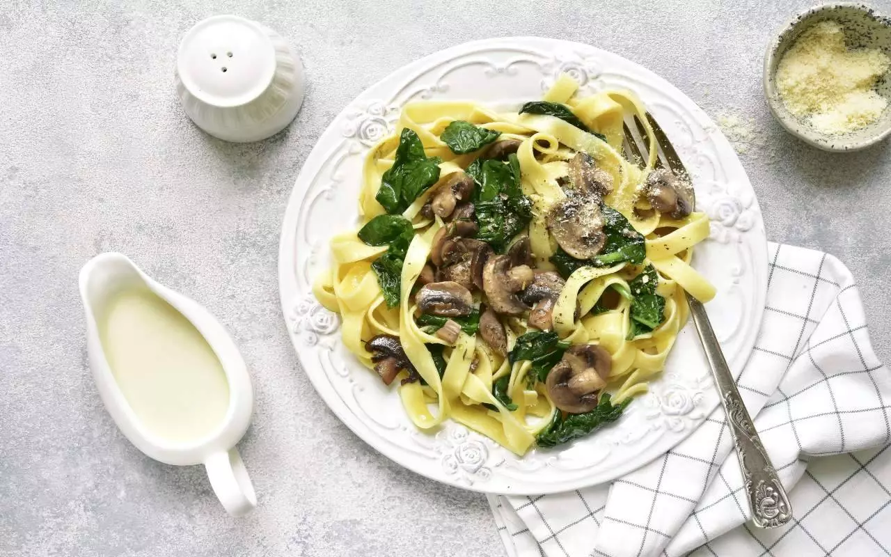 pasta na mushrooms FOTO uzommeputa ebipụta