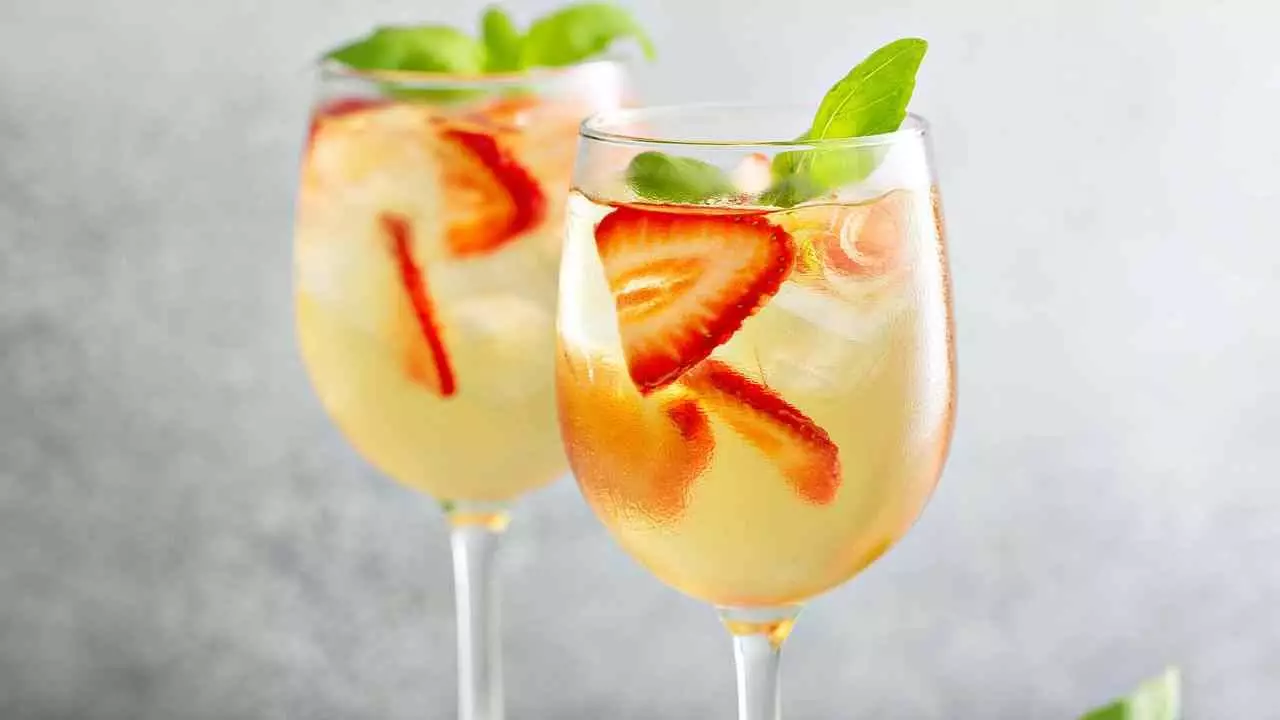 White sangria recipe spanish drink ingredients