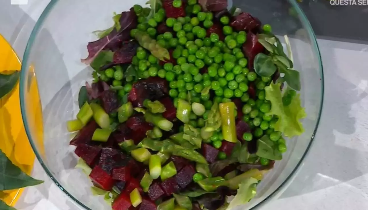 Фото: Завжди полудень. Весняний салат від шеф-кухаря Chloe Facchini