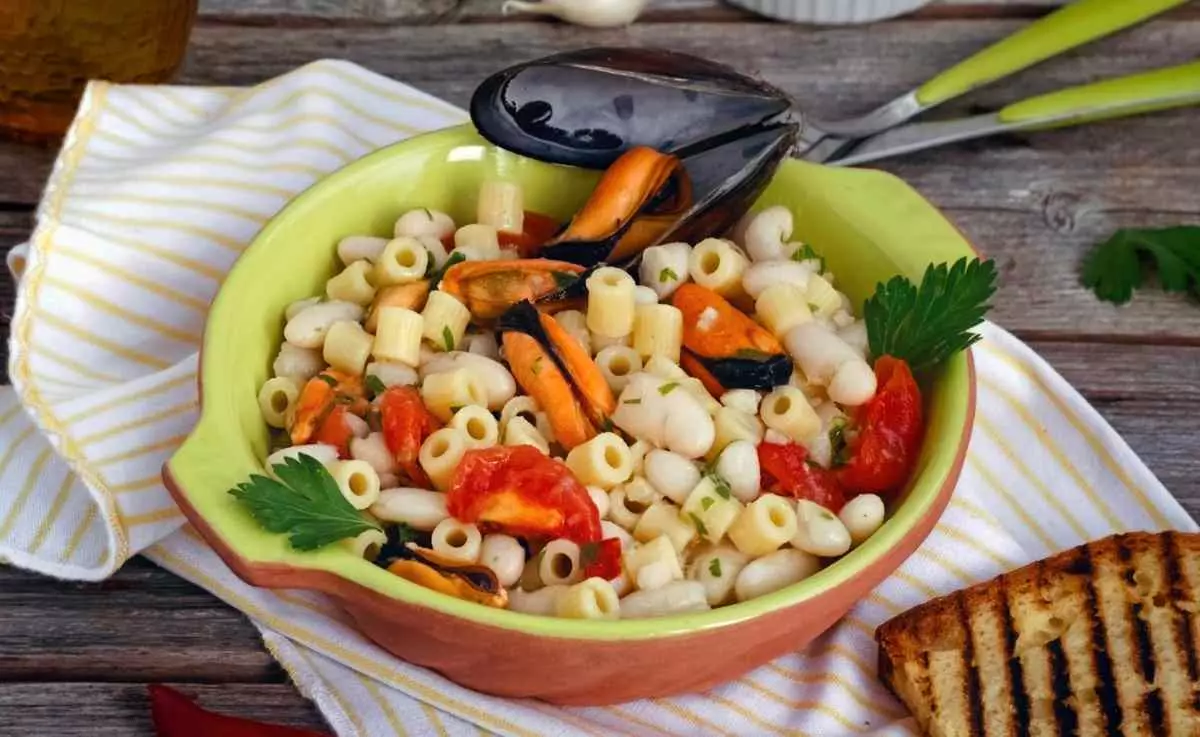 Pasta lekak eta muskuiluak, benetan ahaztezina den lehen platera