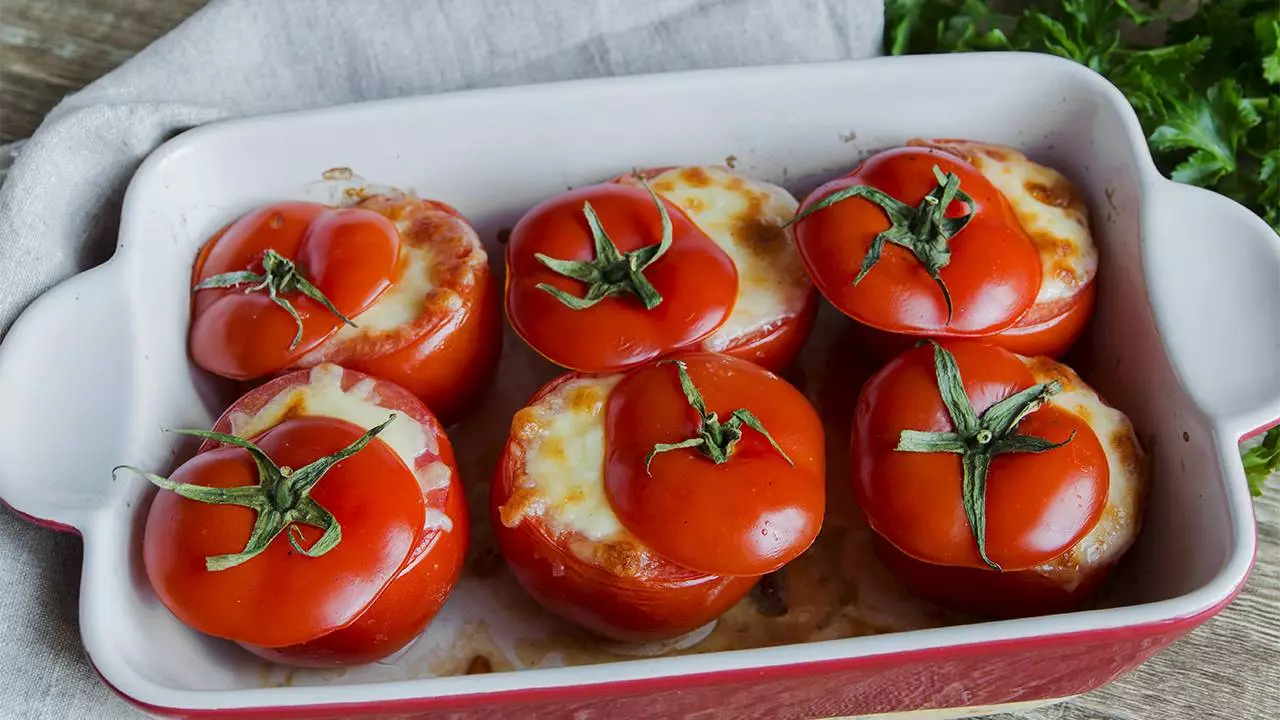 bakte tomater med lettrømme