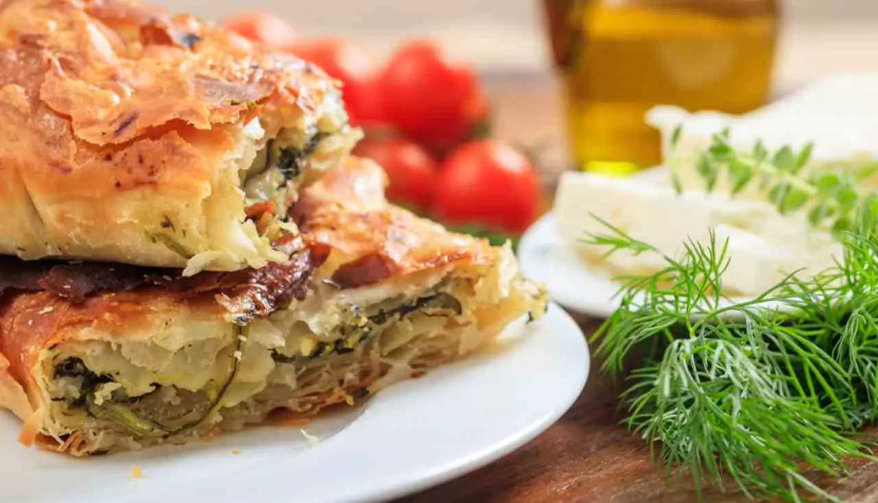 Kejk tal-chard rustic u tal-ġobon scamorza | Soluzzjoni tal-pranzu fit-togħma