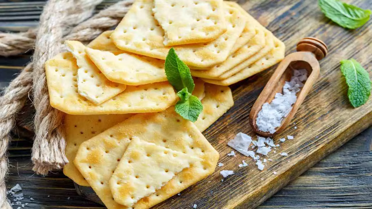 Galletas tipo Tuc | perfumado e perfumado unha receita rápida e sinxela