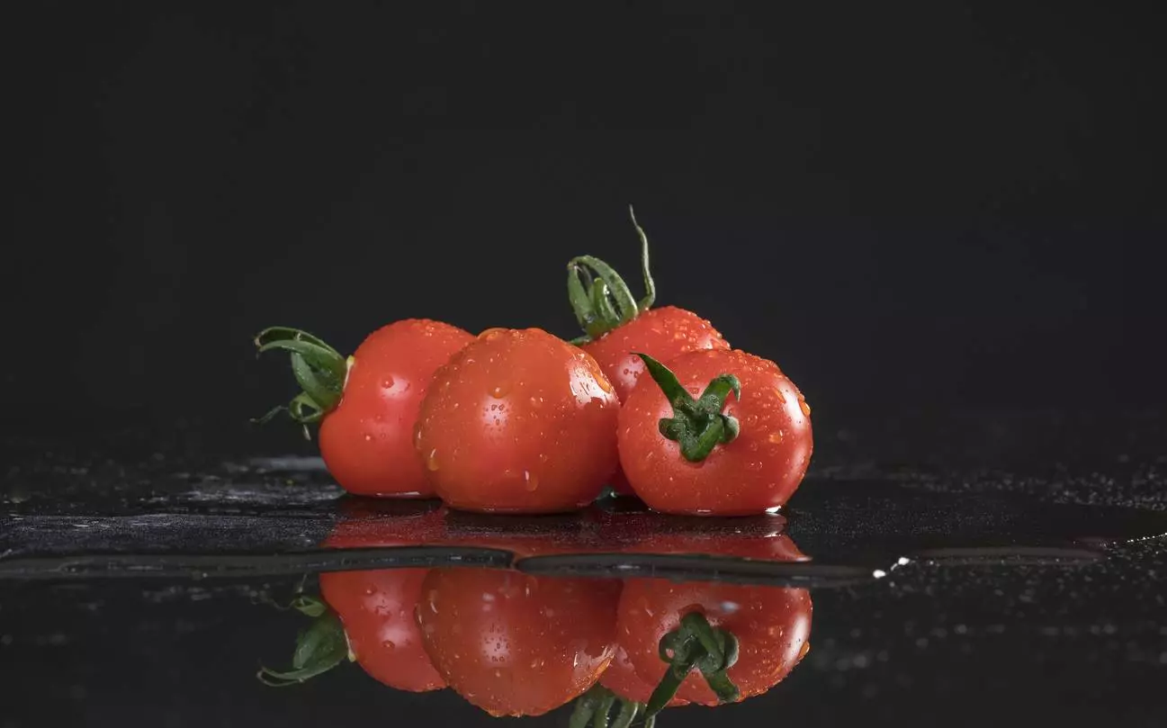 Туна толтурулган Cherry Tomatoes, жаңы жана жөнөкөй жакшылык 4452_2