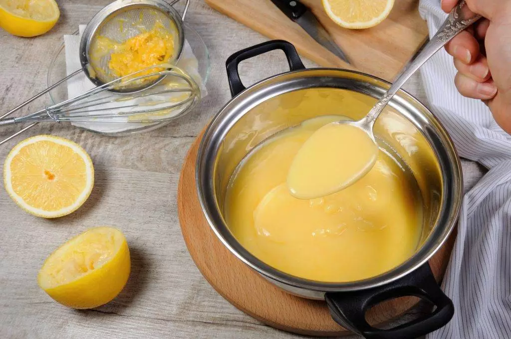Crema de limón sen ovos para encher sobremesas e bolos | doado e rápido 4527_4