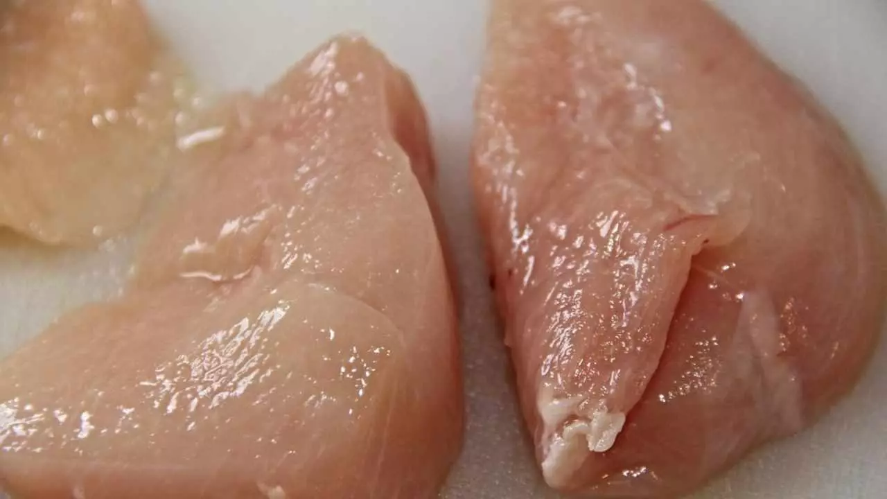 Salmonella in food, one in three chicken for sale is contaminated