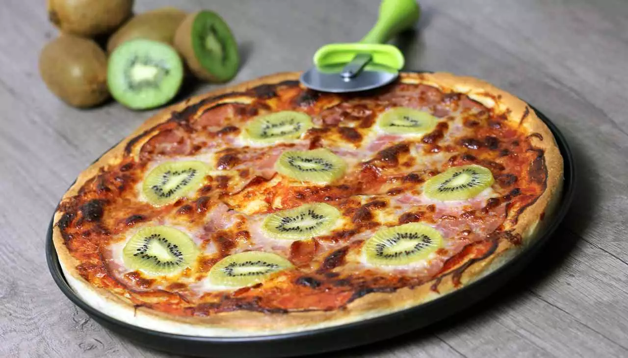 pizza ffrwythau